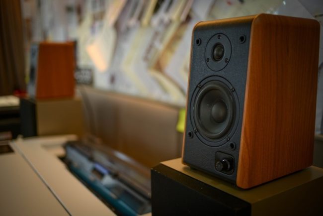 Get The Best Speaker for Your Money: How to Test Bookshelf Speakers ...